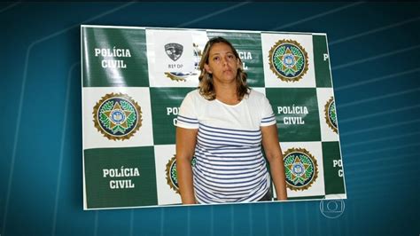 Polícia Civil prende mulher acusada de roubar dinheiro e joias de casa