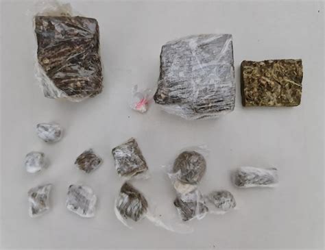 Mulher Presa Pela Segunda Vez Por Suspeita De Tr Fico De Drogas Em