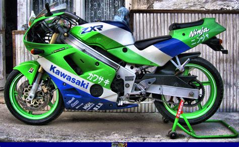 1989 Kawasaki ZXR250 Moto ZombDrive