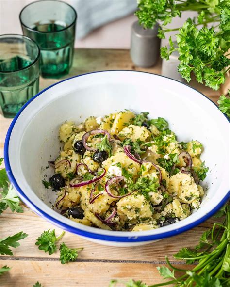 Mediterraner Kartoffelsalat mit Kräuterdressing Klara Ida