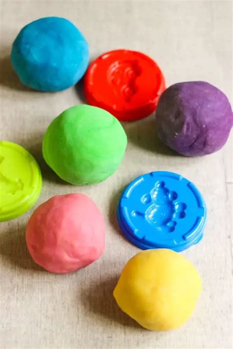La recette de la pâte à modeler maison Elle Mijote Quelque Chose