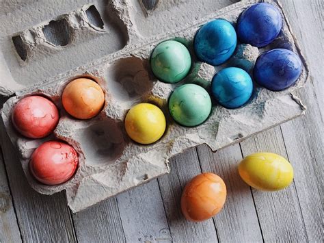 Siete originales ideas para decorar huevos de Pascua con niños