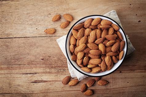 Amande tous les bienfaits santé de ce petit fruit à coque Santé Magazine
