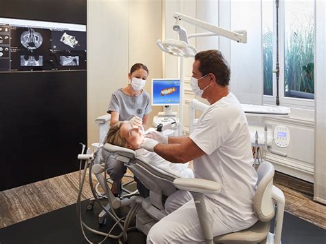 Pose implant dentaire déroulement étape par étape