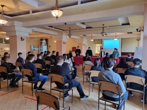 ADOLESCENȚA ÎNTRE TENTAȚIE ŞI RESPONSABILITĂȚI WORKSHOP LA