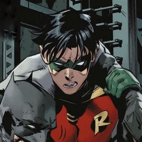 An Image Of A Man Dressed As The Green Lantern