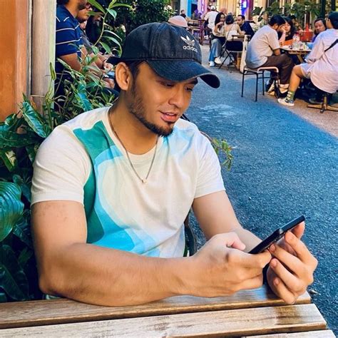 Diam Encik Topex On Threads
