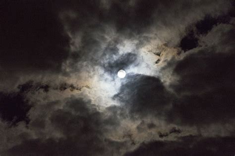 Luna Nubes Noche Cielo Luna Llena Oscuridad Nublado Cielo