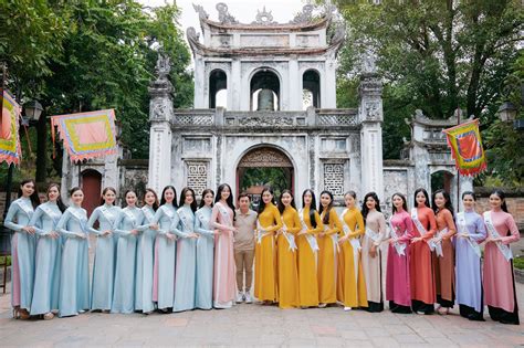 Dàn thí sinh Hoa hậu Du lịch Việt Nam duyên dáng trong tà áo dài