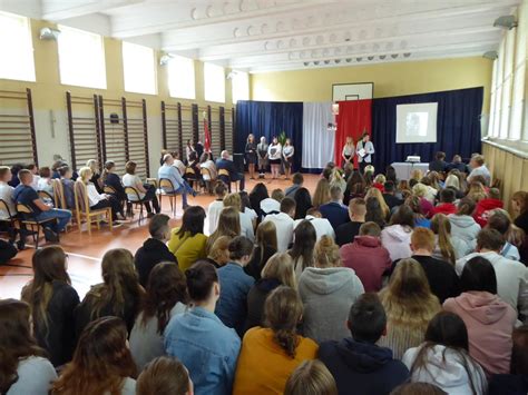 Uroczyste rozpoczęcie roku szkolnego 2019 2020 Gastronomik Zespół