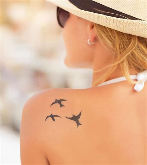 33 Desenhos de tatuagem de pássaros adoráveis significados Bacana