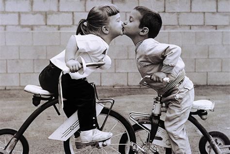 Tricycle Kiss Pieces Tomax Puzzles Puzzle Warehouse