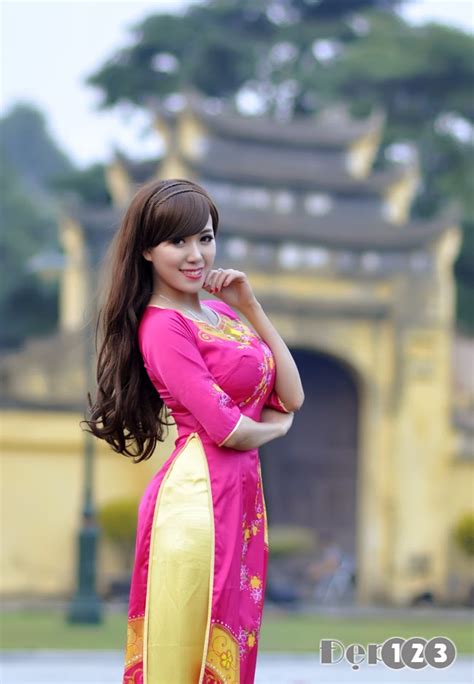 Ảnh tự sướng người đẹp Mai Thỏ duyên dáng với tà áo dài Lauxanh us