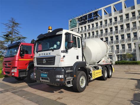 New Urban Construction Mobile Heavy Duty Sinotruk 6X4 8X4 Chassis 8