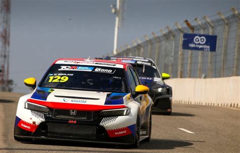 Azcona e Girolami vencem no TCR World Tour em La Pedrera Notícia de