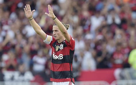 Em despedidas de Filipe Luís e Rodrigo Caio Flamengo vence o Cuiabá no