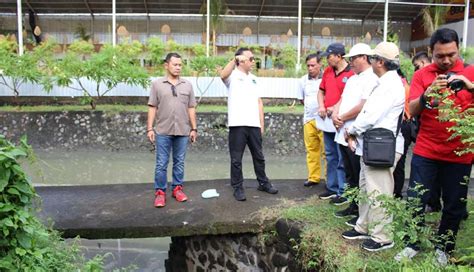 NUSABALI Pemkot Siapkan Solusi Banjir Di Jalan Pura Demak
