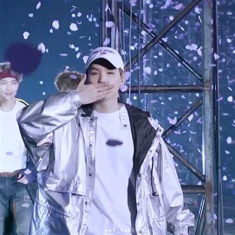 Hourly Namgi On Twitter It Looks Like Yoongi Is Blowing Confetti