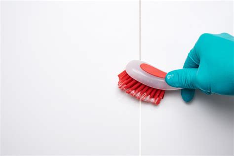 Cómo limpiarlas juntas del suelo 8 productos efectivos