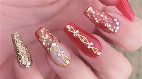 Diseño de uñas acrílicas rojas con dorado YouTube
