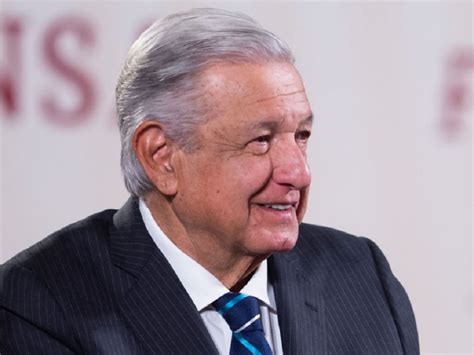 AMLO analiza demandar a abogado de Genaro García Luna Cabaret Itinerante