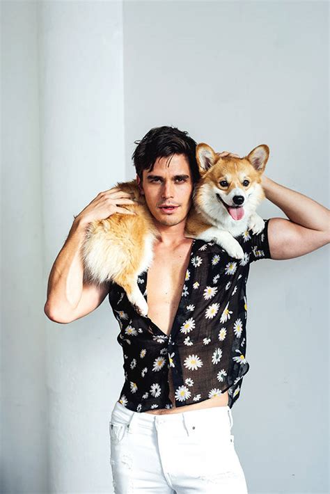 Queer Eyes Antoni Porowski Strips Off Again Cocktails Cocktalk