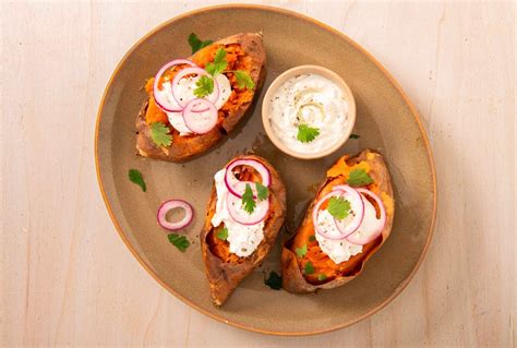 Gepofte Zoete Aardappelen Met Feta Dip Koken Met Kennis