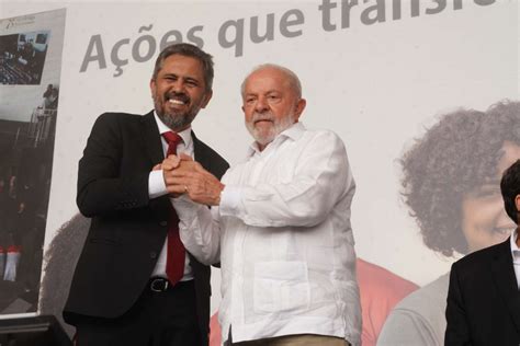 Elmano se reúne presidente Lula para tratar sobre a gestão