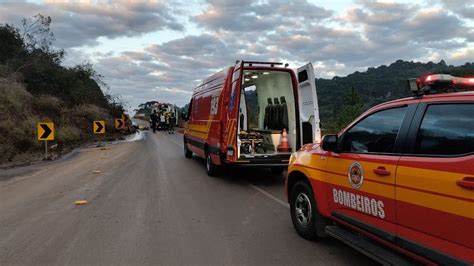 Motociclista tem perna amputada após grave acidente caminhão na SC