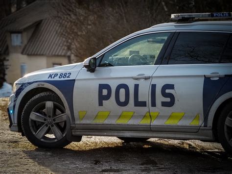 Polisen utreder knivslagsmål i Roparnäs många ungdomar inblandade