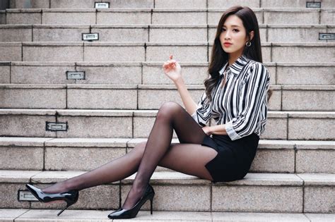 4K Asian Sitting Stairs Legs Pantyhose Stilettos Skirt Blouse