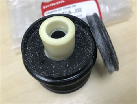 X Genuine Honda Fit City Hr V Rear Shock Mounting Damper T A J