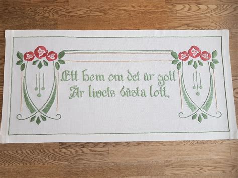 Se produkter som liknar Handbroderad vägg bonad bonad på Tradera