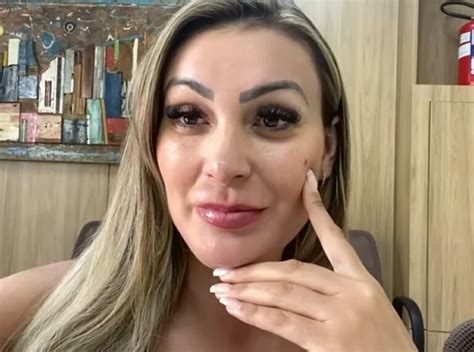 Andressa Urach posta foto do bumbum e manda recado após polêmica