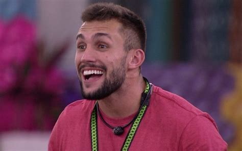 Bbb Arthur Se Descuida No Banho E Deixa Parte Ntima Mostra Veja