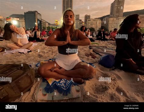 Rio De Janeiro Brasile Giugno Centinaia Di Persone Si Sono