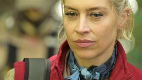 Baby Eklat Im Dschungelcamp Verena Kerth Fliegt Als Erste Raus