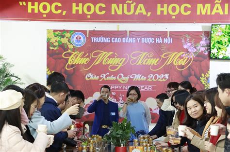 Khai Xu N G P M T U N M Vui T I V M P Tr Ng Cao Ng Y