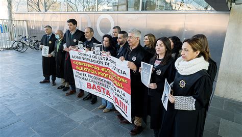 Los Letrados Judiciales Paran La Justicia En Ciudad Real En Una Huelga