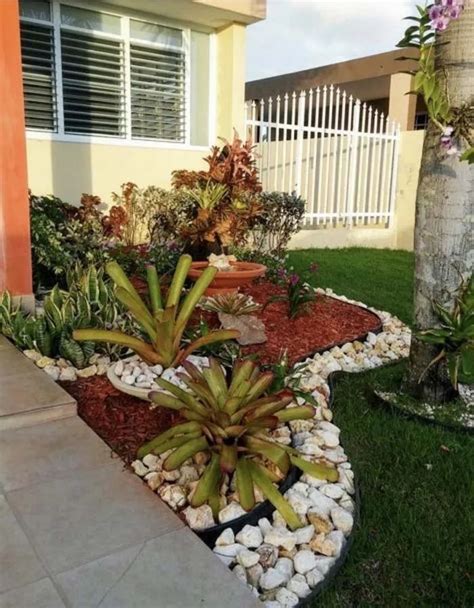 43 Amazing River Rock Landscaping Ideas To Spruce Up Your Garden