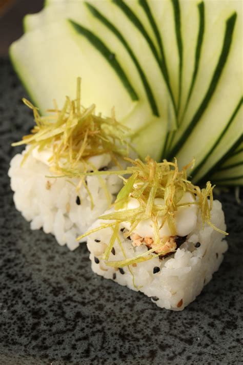 Uramaki Alho Por Yak Sushi