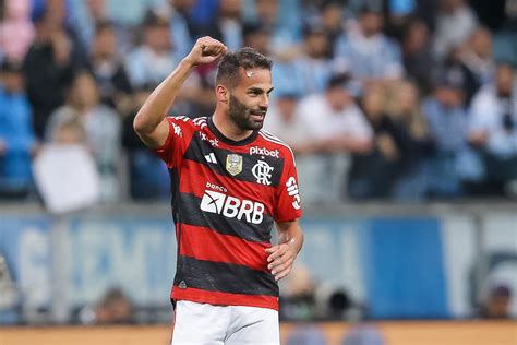 Thiago Maia pode trocar Flamengo pelo Corinthians Entenda cenário