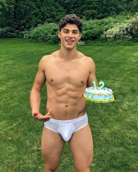 Omg He S Naked Insta Thotty Pierre Amaury Bouvier Omg Blog