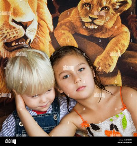 Ni A Abrazado Hermano Fotograf As E Im Genes De Alta Resoluci N Alamy