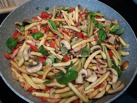 Nudelpfanne mit Pilzen von kreuzländerin Chefkoch