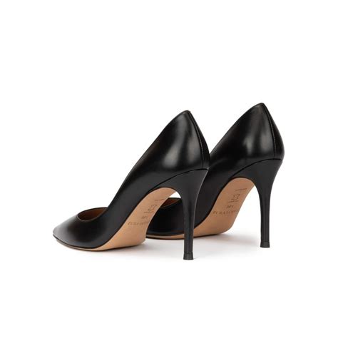 Zapatos negros de piel con tacón alto y punta fina PURA LOPEZ