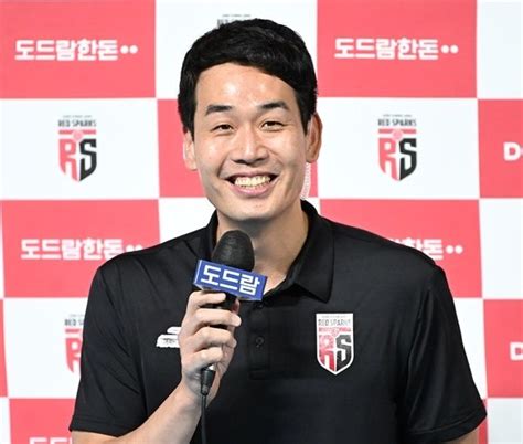 Komentar Pelatih Ko Hee Jin Usai Red Sparks Keok 5 Laga Beruntun