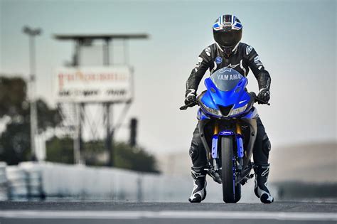 Yamaha Yzf R Gallery