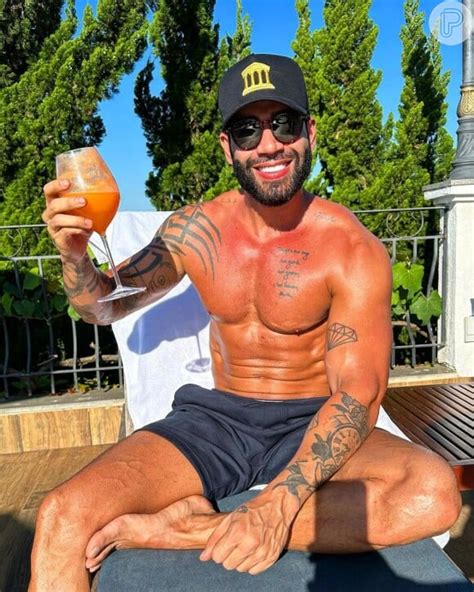 De Sunga Gusttavo Lima Entrega Truque Para Proteger As Partes Ntimas