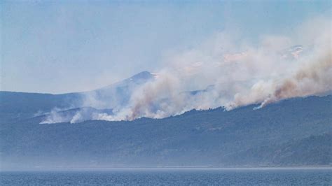 El incendio en el Parque Nacional Los Alerces ya afecta más de 1 000